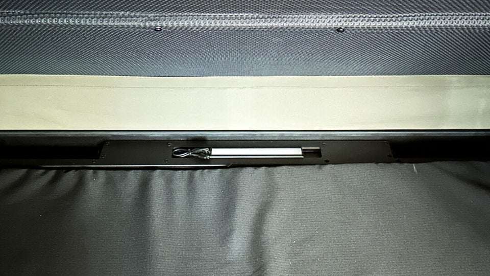 THE BUSH COMPANY LX27 Clamshell Rooftop Tent